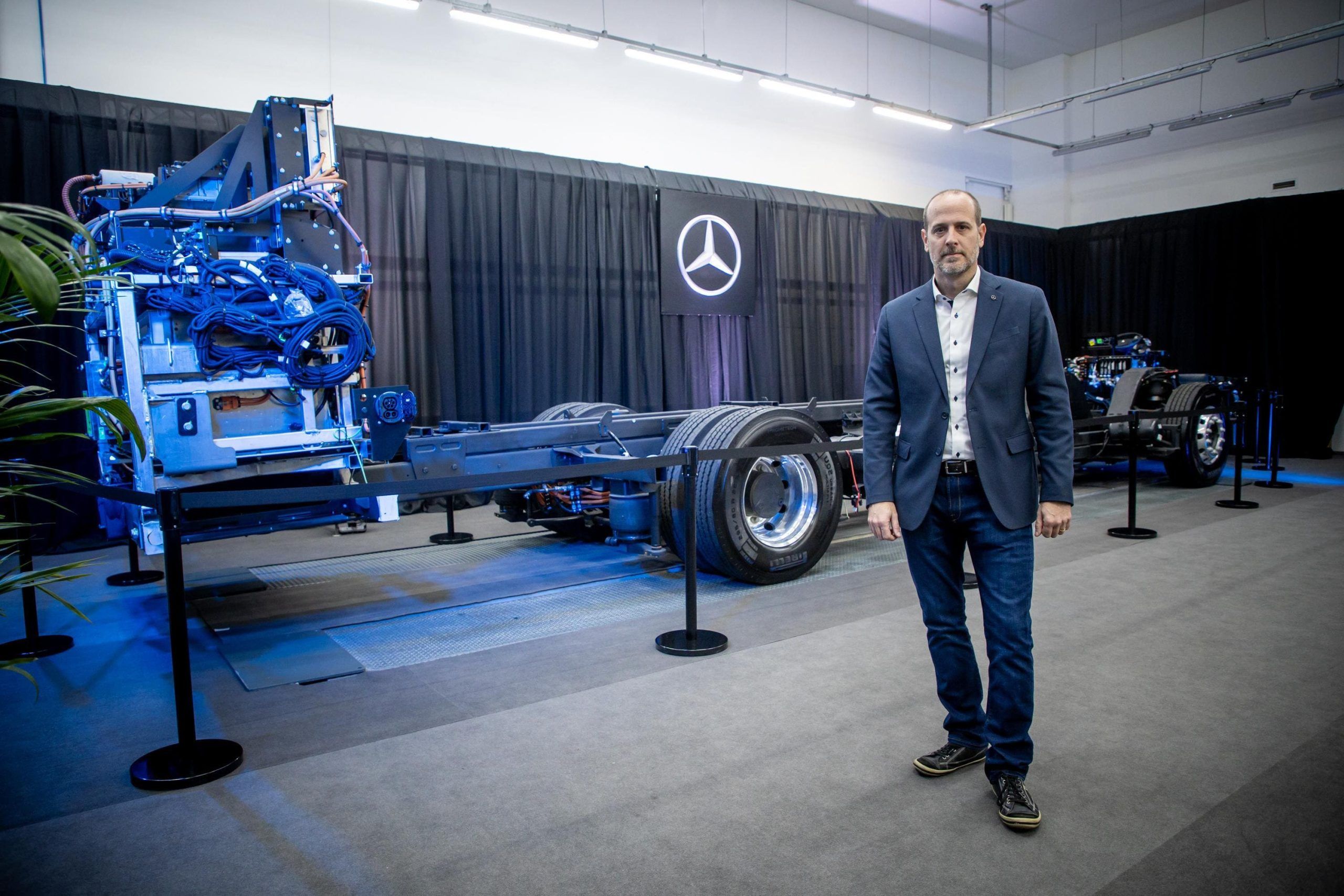 MERCEDES-BENZ LANZÓ UN CHASIS DE BUS ELÉCTRICO